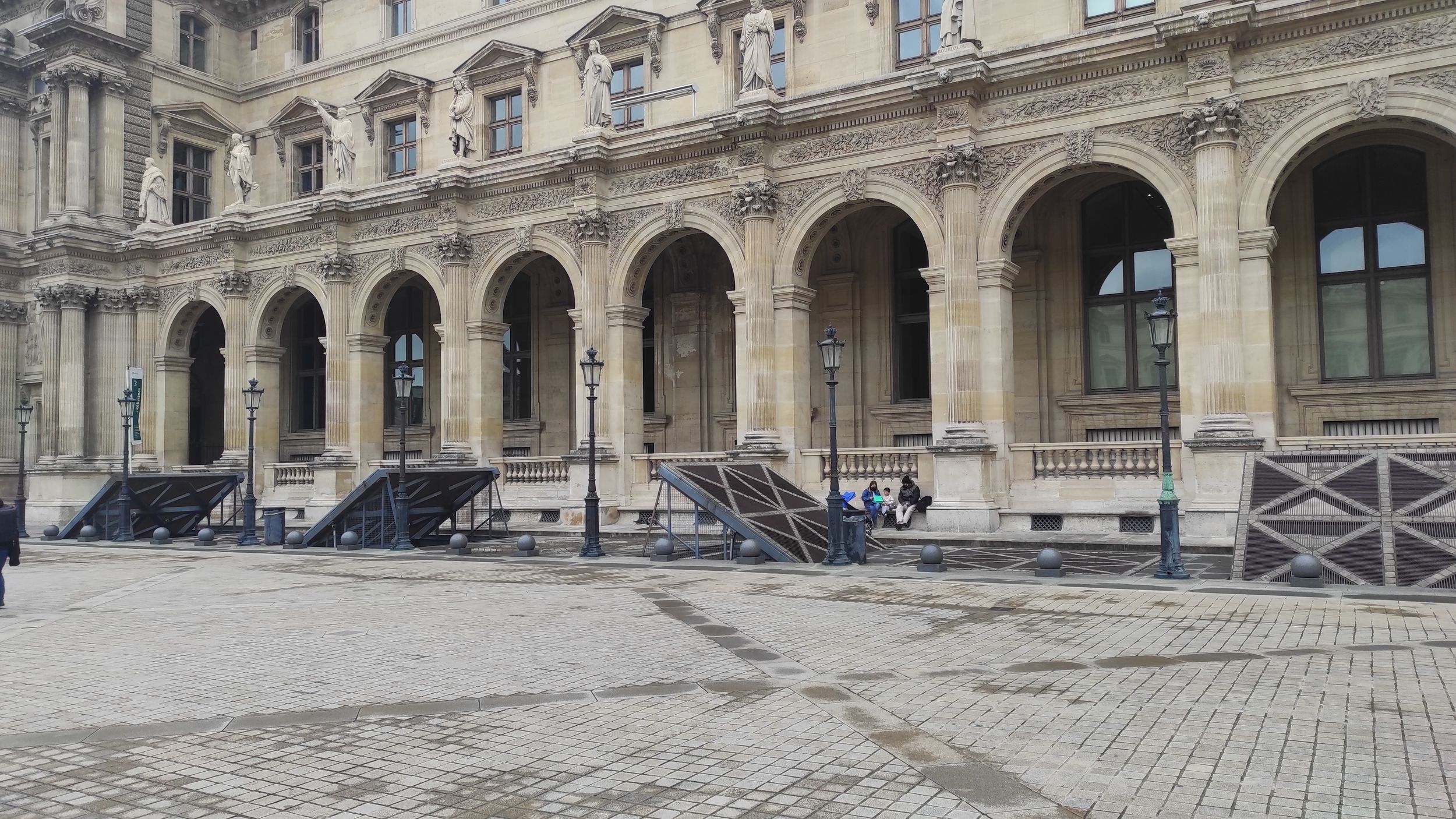 Trappes d’évacuations de la Cour Napoléon – Paris (75) - Setec Ism